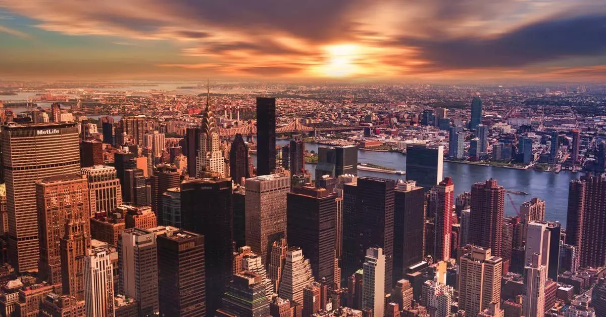 مردم شماری کے اعداد و شمار سے پتہ چلتا ہے کہ نیویارک شہر کی آبادی ایک دہائی میں پہلی بار سکڑ رہی ہے۔ 10016_1
