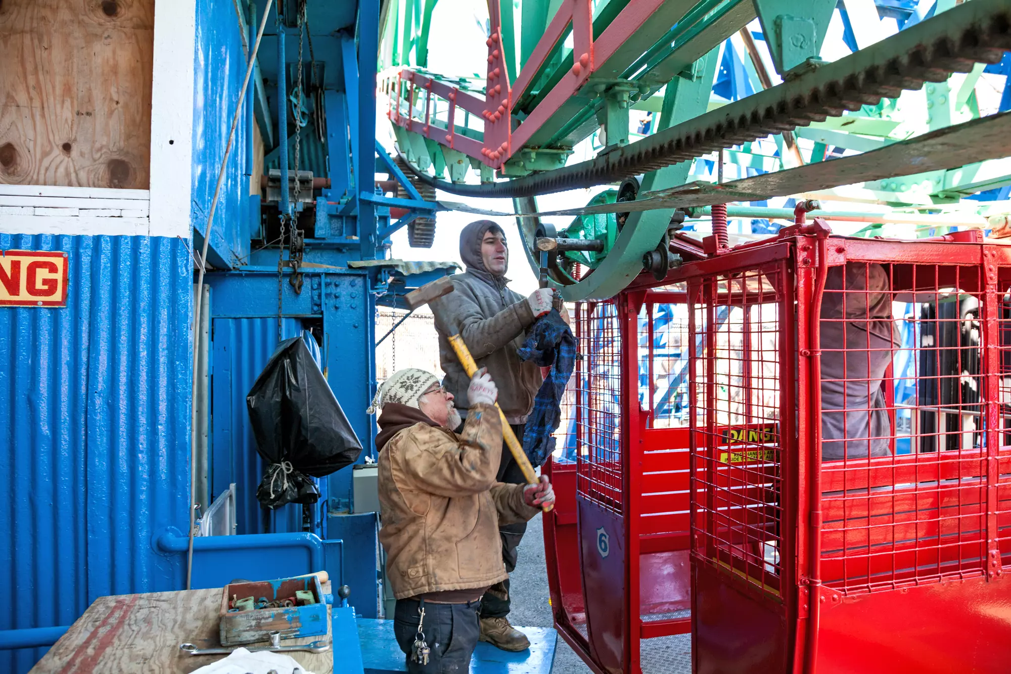 FOTOS: Vea cómo la histórica Wonder Wheel de Coney Island se prepara para la temporada 10108_12