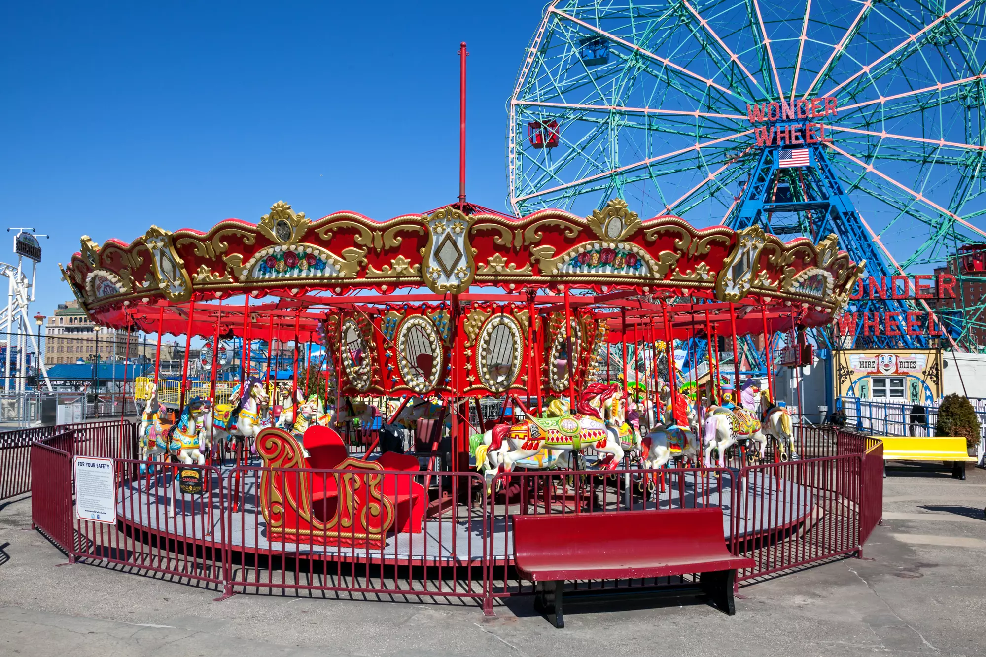 HOTO: Dubi Coney Island's Wonder Wheel mai tarihi a shirya don kakar 10108_19