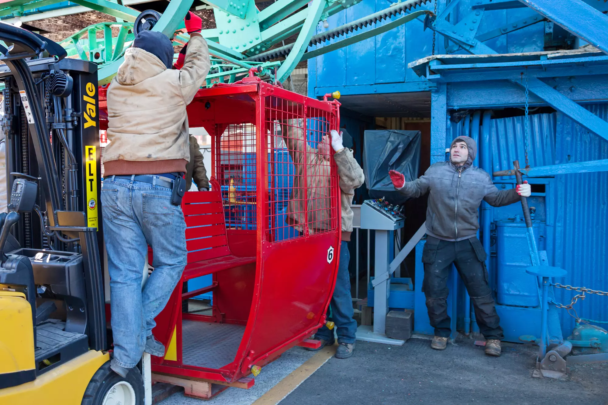 FOTOS: Vea cómo la histórica Wonder Wheel de Coney Island se prepara para la temporada 10108_9