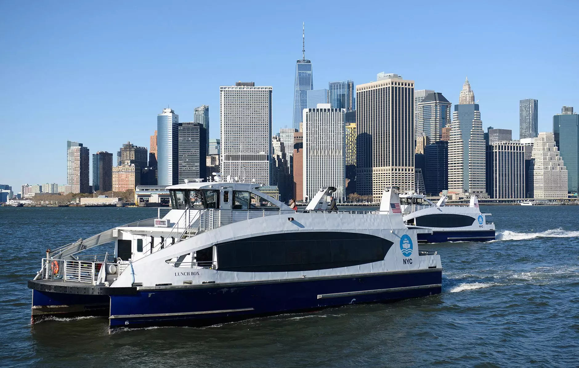 NYC Ferry-k 10,37 $-ko diru-laguntza jasotzen du bidaia bakoitzeko, metroak egunean baino urteko bidaiari gutxiago izan arren. 10228_1