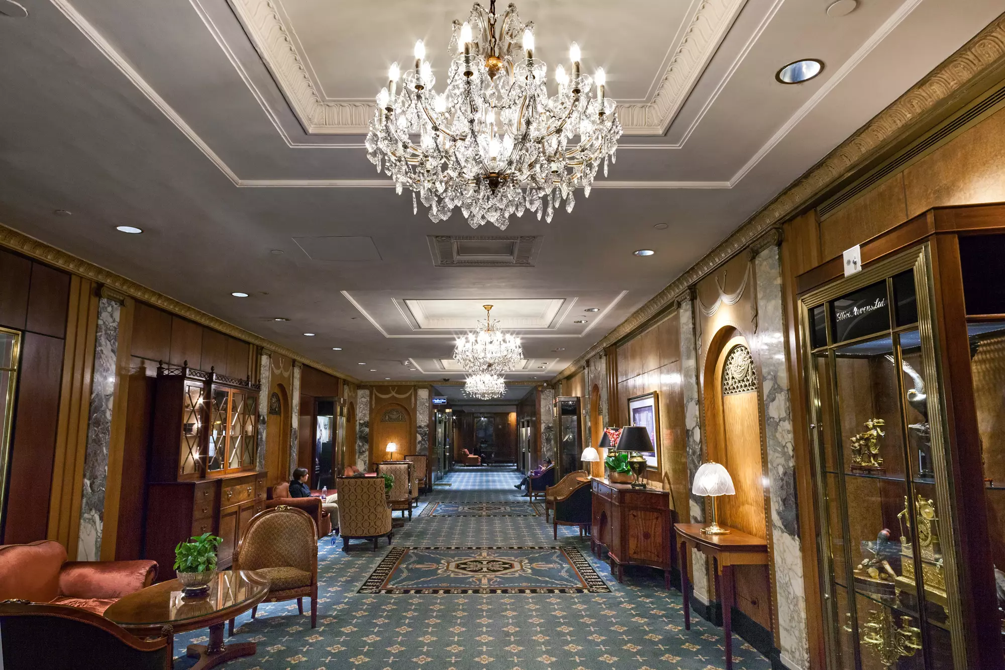 Les fotos capturen el glamur històric del Waldorf Astoria abans de la seva renovació 10238_10