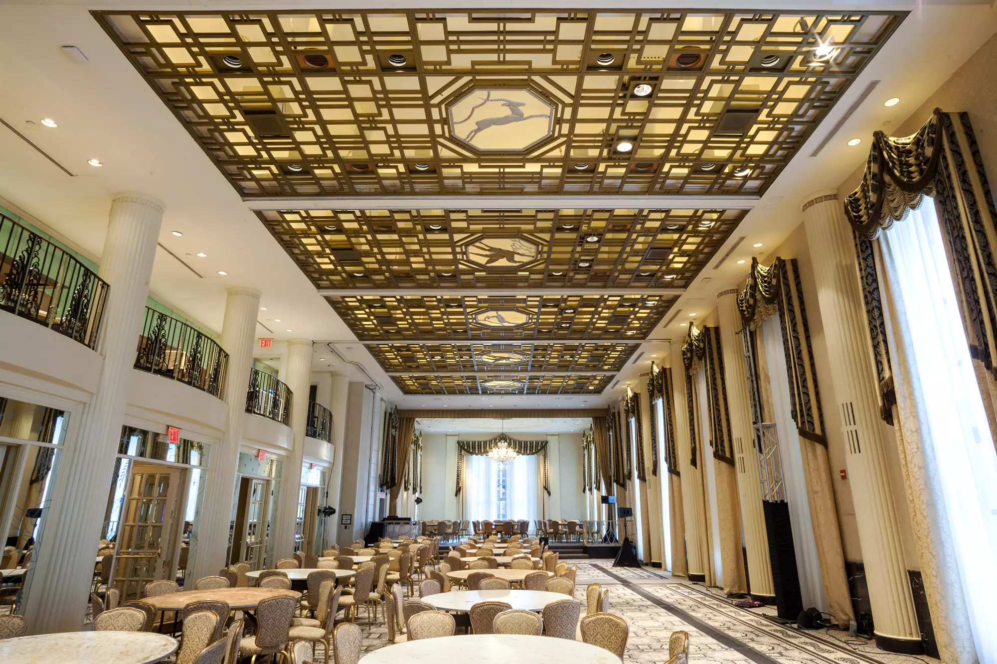 Foto pran ekla istorik Waldorf Astoria anvan renovasyon li yo 10238_24