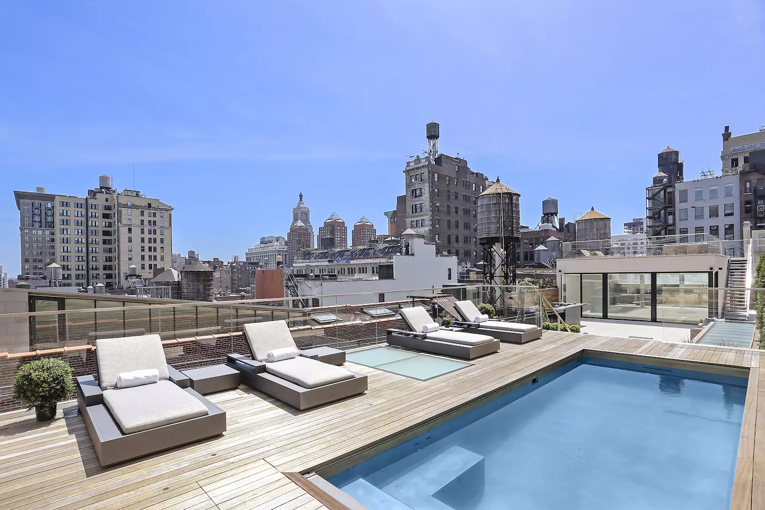 Penthouse Flatiron cu acoperiș elaborat, piscină și focar cere 15,5 milioane USD 10604_1