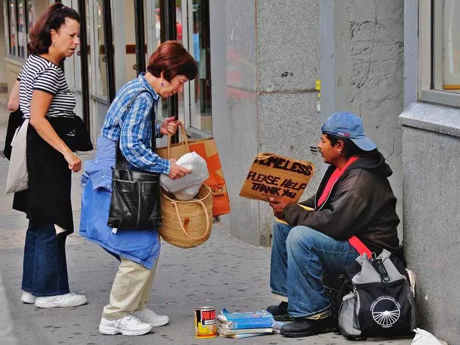 Newark-ordføreren peker på mangler i NYC-programmet som betaler hjemløse for å reise til billigere byer 10734_1