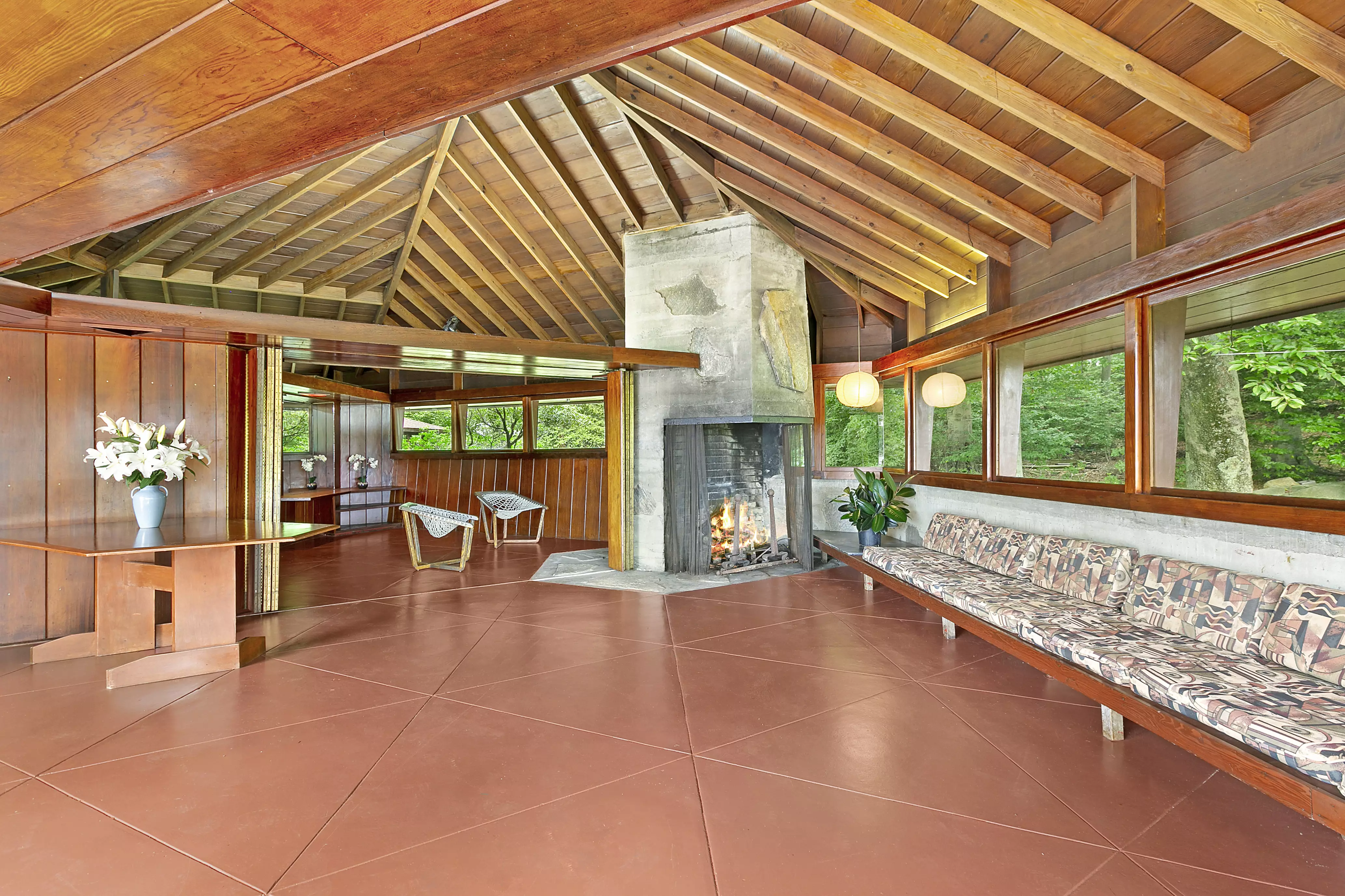 1 petre island, frank lloyed wright, upstate, cool listings, private දූපත්