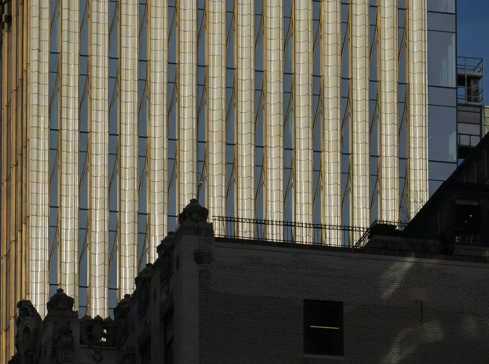 Новите слики на слабиот супервисок на SHoP на 111 West 57th Street покажуваат напредок на фасадата 10866_1