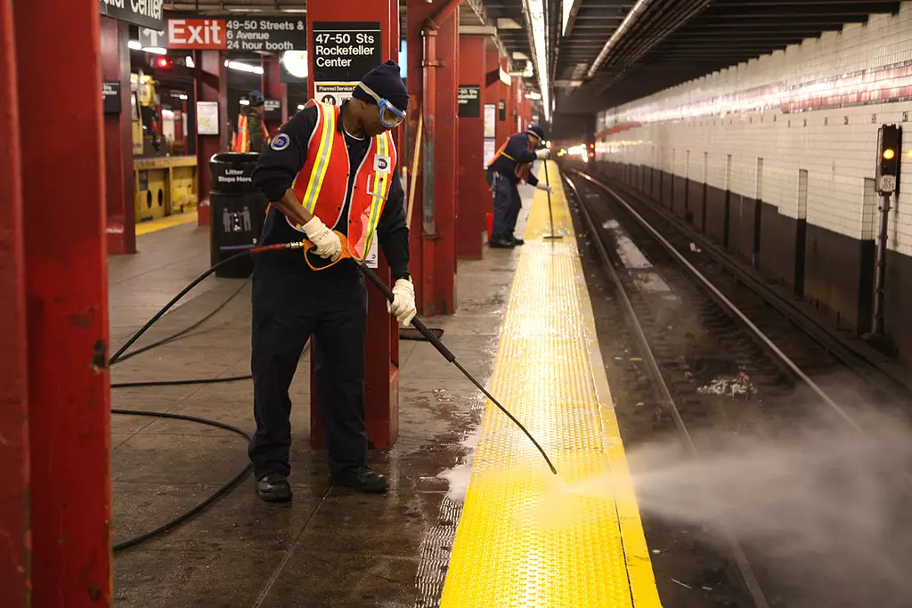 MTA, dış müteahhitlere derin temiz metro arabaları ve istasyonları için 9,5 milyon dolar ödüyor 10868_1