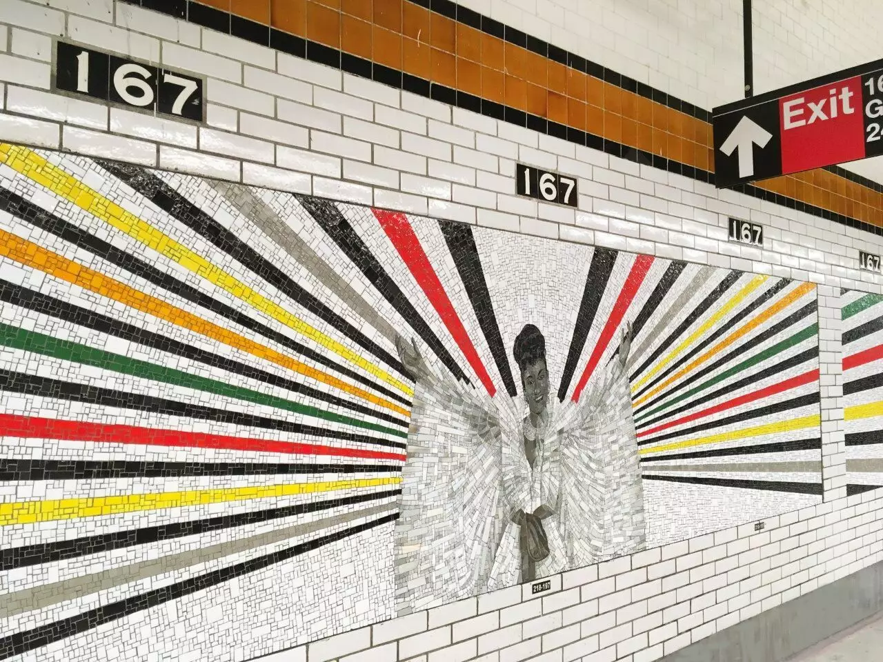 Bronx Ikonen strahlen Liicht an de Rico Gatson Wandbiller op der neieropgemaachter 167th Street Station 10951_6