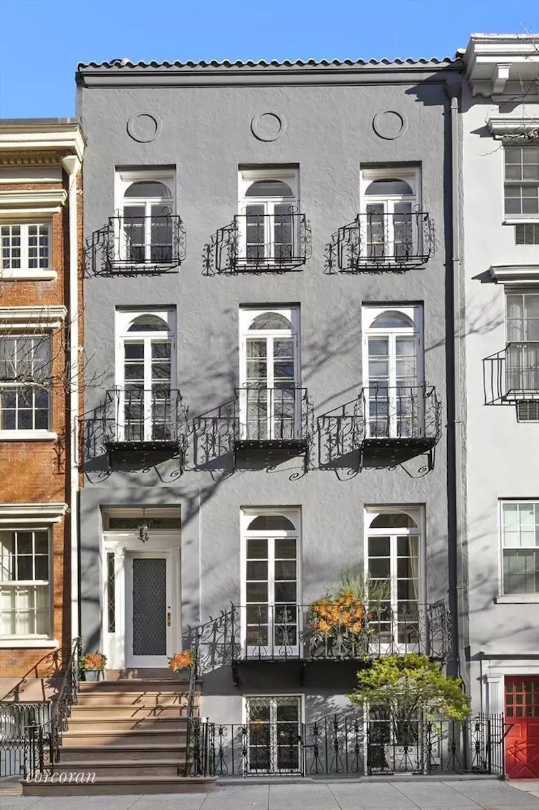 Selles ajaloolises Greenwich Village'i linnamajas on ühendatud arhitektuuristiilid, mis küsivad nüüd 13,5 miljonit dollarit 10999_17