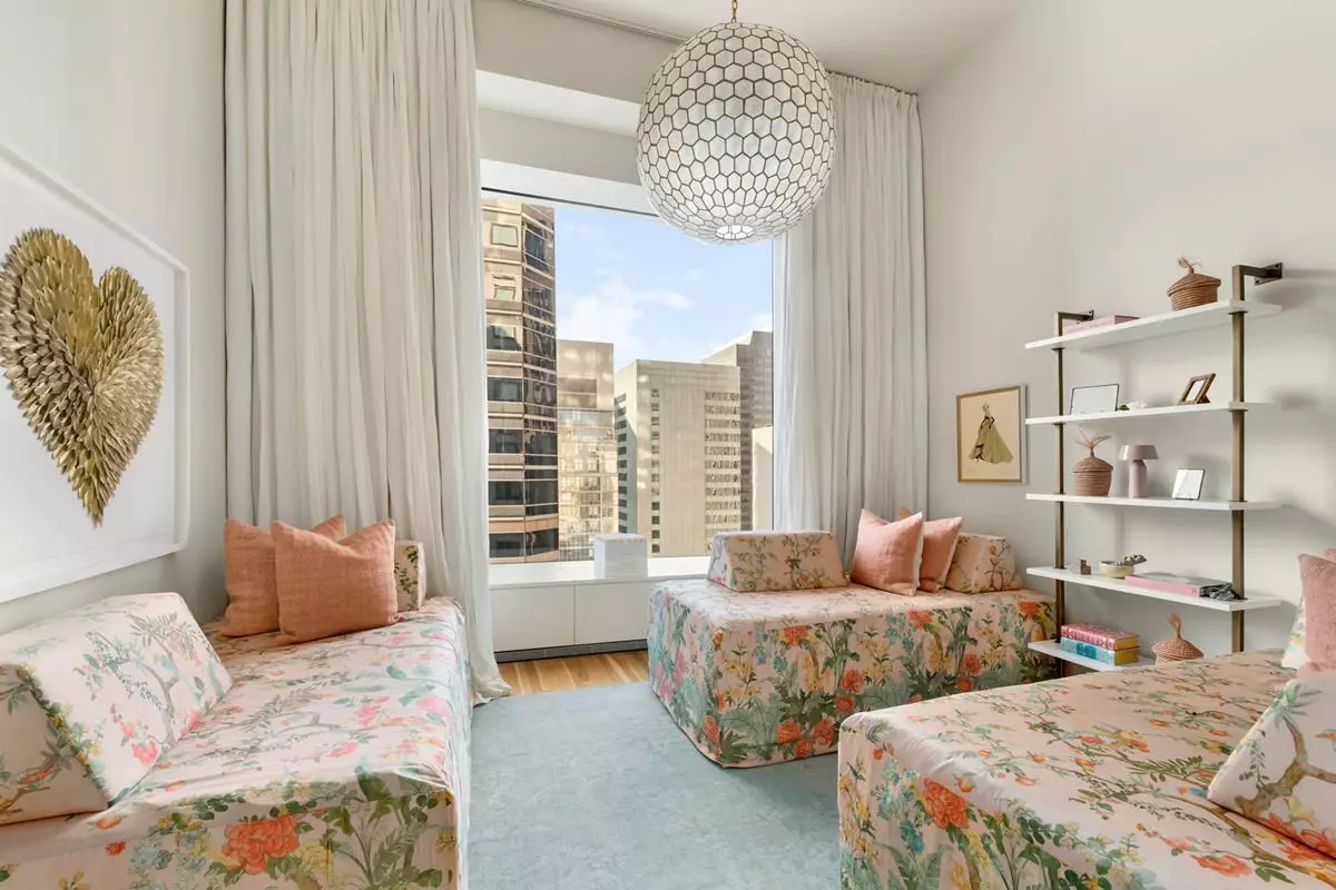По помалку од една година, Џеј Ло и А-Род го пуштија станот 432 Парк на пазарот за 17,5 милиони долари 11043_10