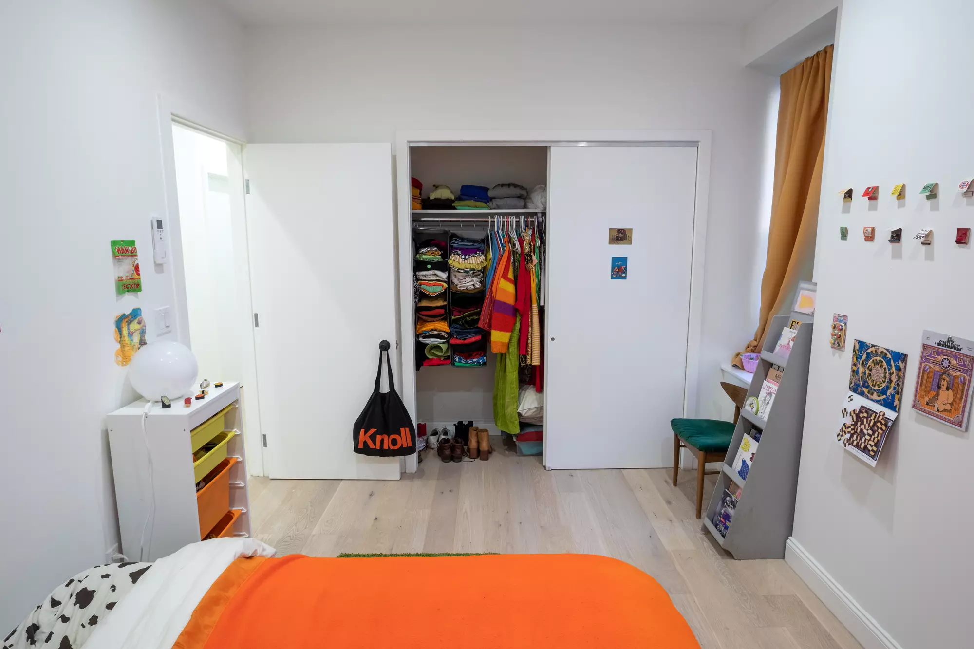 Myn 600sqft: Skriuwster en itenkeunstner Emma Orlow folt har Bed-Stuy pad mei JELL-O prints en '70 kitsch 11099_21