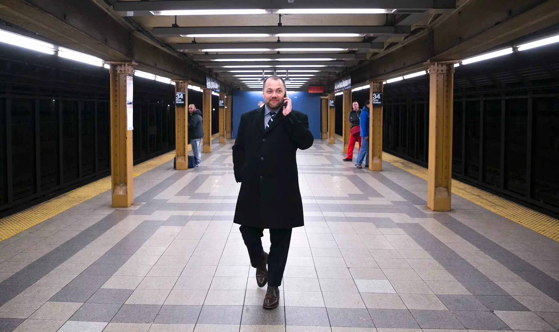Спікер ради Корі Джонсон розпочав п'ятиденну екскурсію станціями метро Нью-Йорка за п'ятьох районів 11107_1