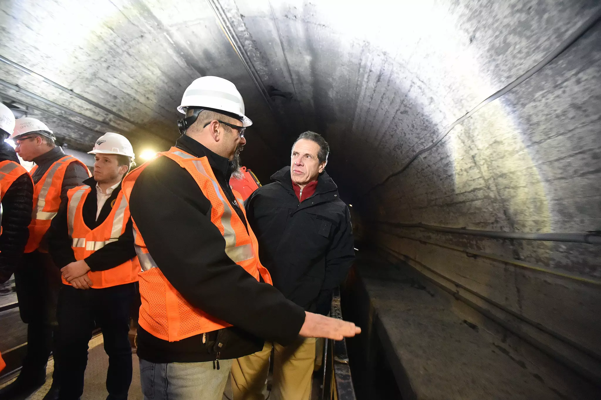 Inženýři společnosti Amtrak sledují opravu vlaku Cuomo L pro vlastní opravy tunelů East River a Hudson 11109_1