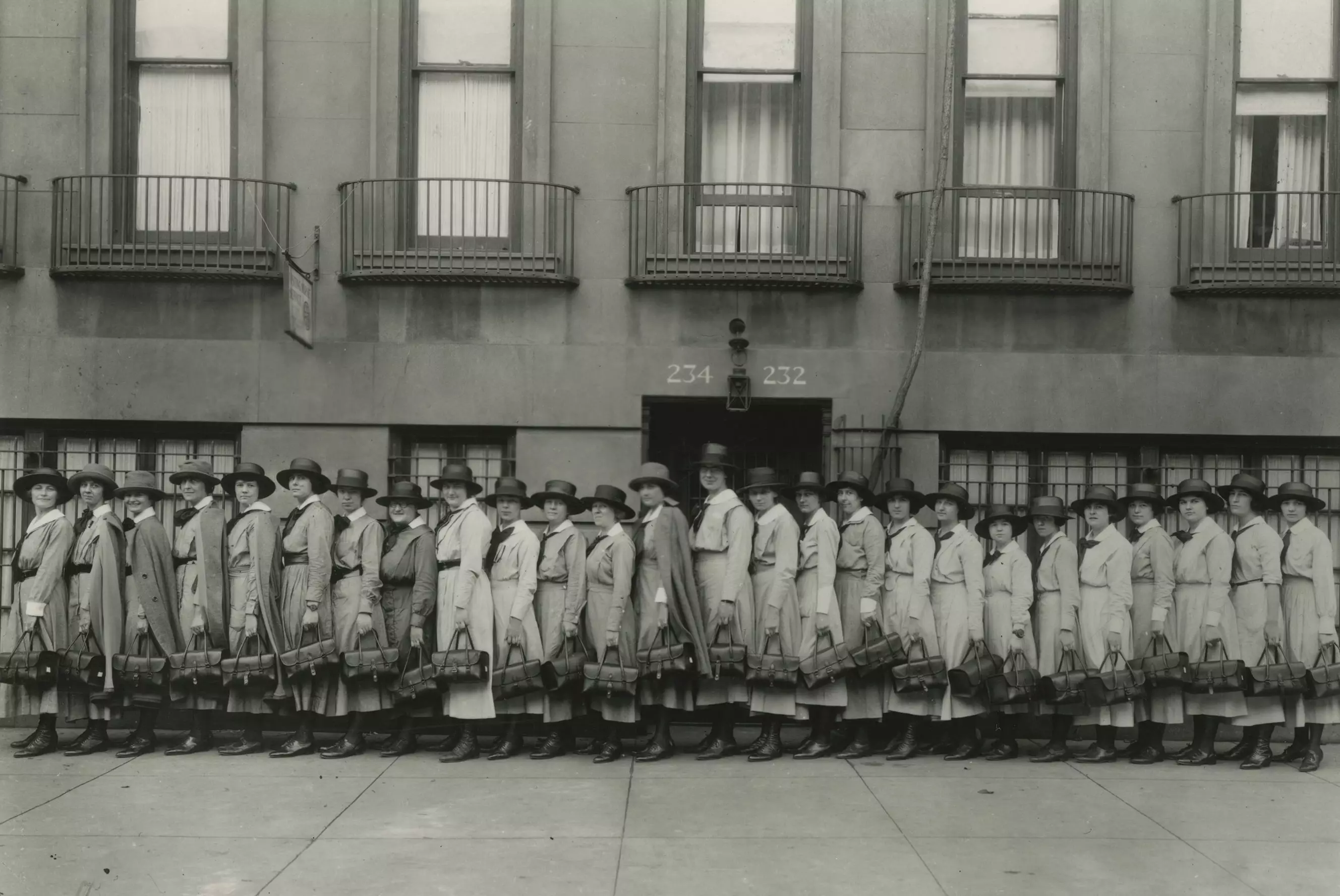 Lillian Wald's Lower East Side: Kubva kune Inoshanyira Nurse Service kuenda kuHenry Street Settlement. 11449_1