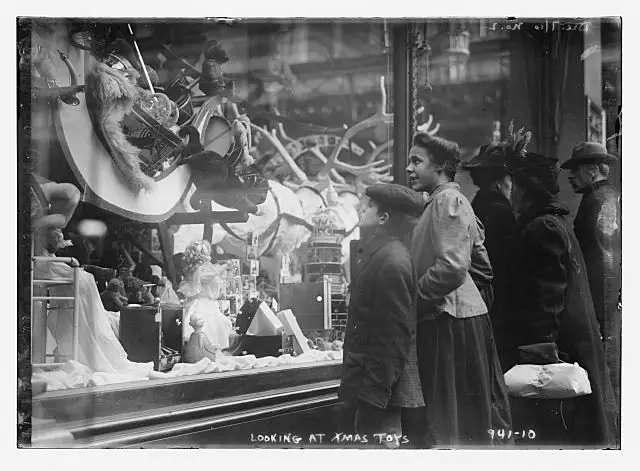 Macy's, Lord & Taylor in še več: Zgodovina počitniških oken New Yorka 11485_1