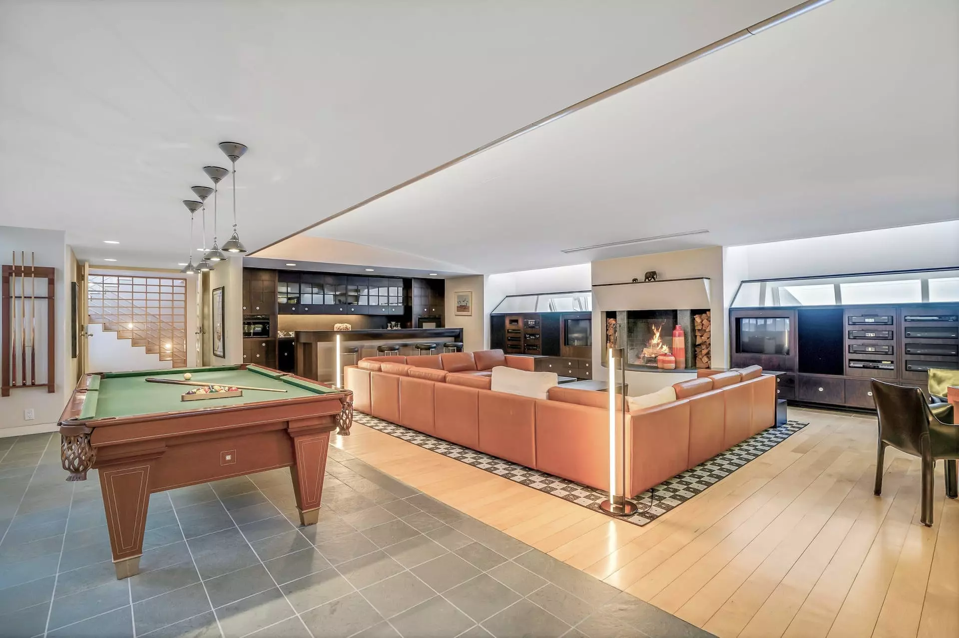 Tooge oma reket ja ujumistrikoo sellesse 5 miljonit dollarit maksvasse 90ndate kaasaegse NJ koju, mille autor on Gwathmey Siegel 1182_15