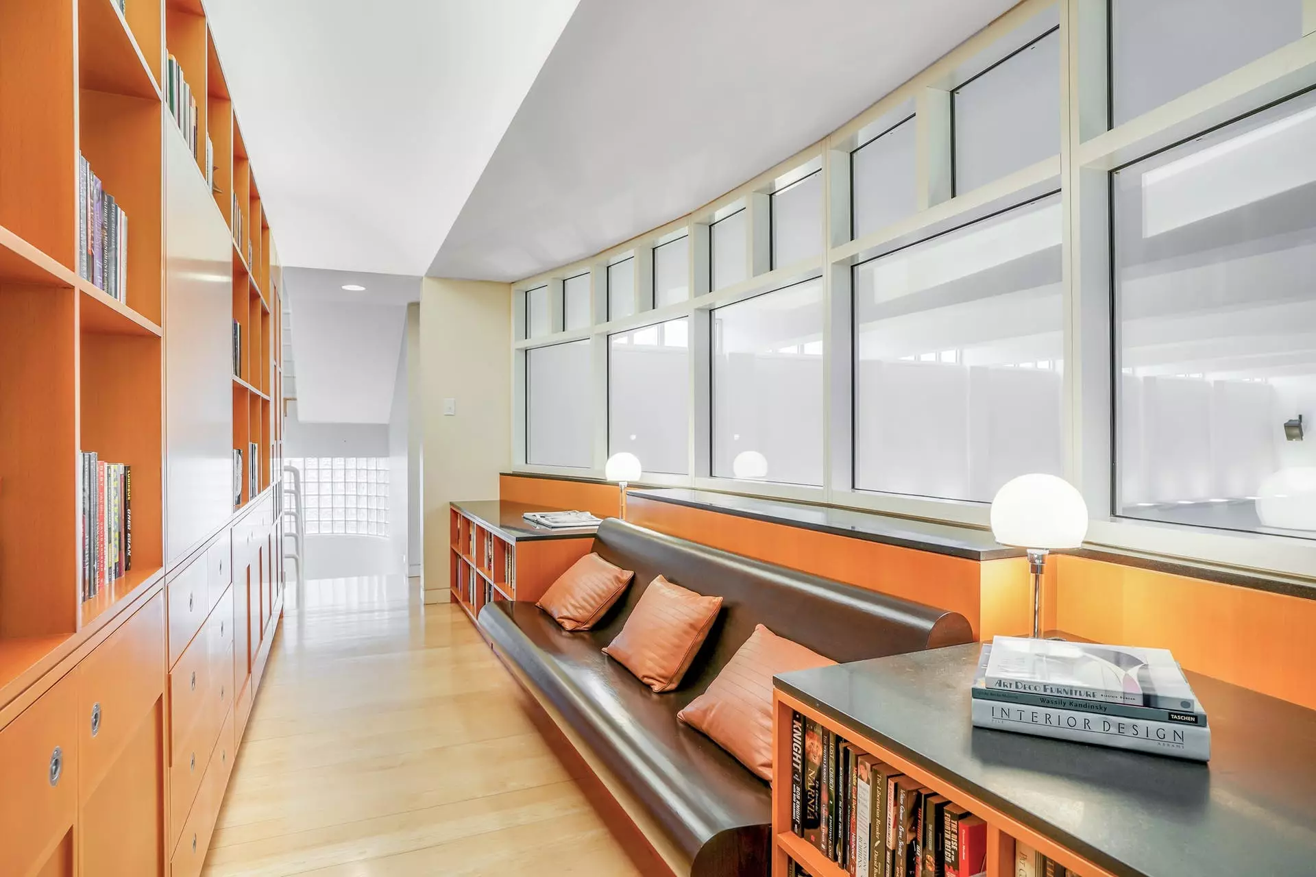 Ta med racketen og badedrakten til dette $5M 90-talls moderne NJ-hjemmet av Gwathmey Siegel 1182_9