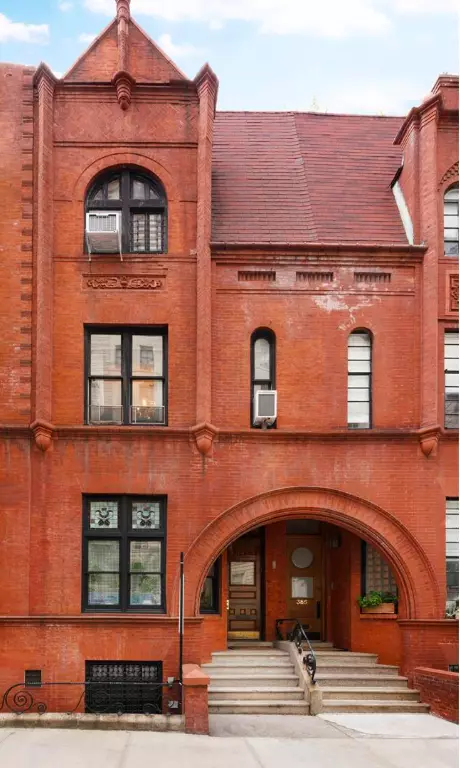 Til $4,8 millioner koster dette historiske byhuset i Upper West Side mindre enn en leilighet i Midtown 11865_8
