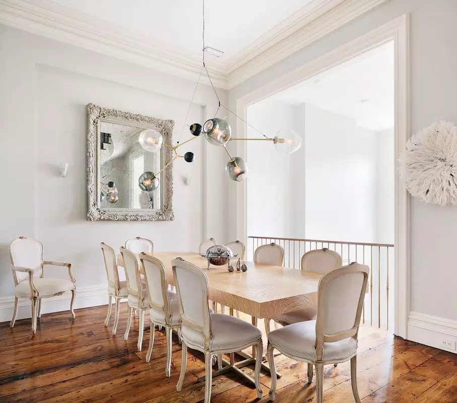 Iyi nzu ya $ 8M ya Carroll Gardens ni inkuru eshanu za Brooklyn townhouse fantasy, lift irimo 11907_3