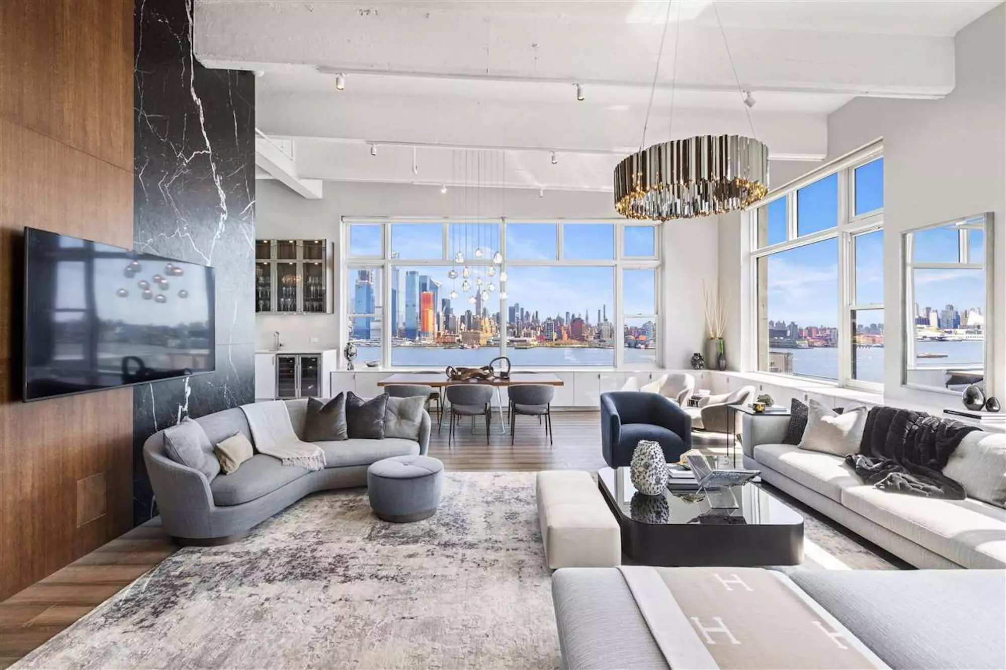 Dzīvoklis augšējā stāvā 4,2 miljonu dolāru vērtībā uzstāda pārdošanas rekordu Hobokenā 1193_1