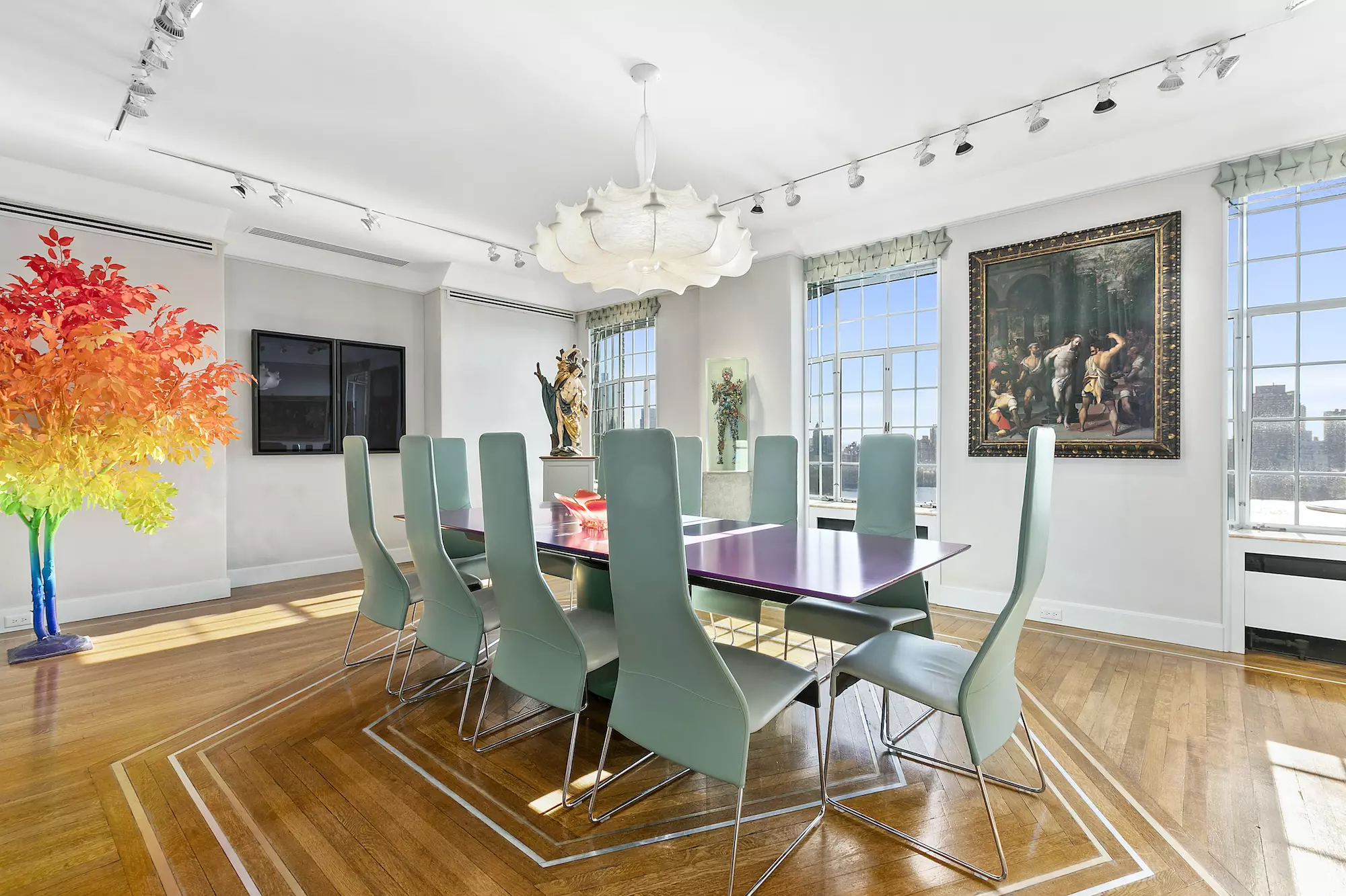प्रसिद्ध कला संग्रहकर्ता और 'बीस्टी मॉम' हेस्टर डायमंड का एल डोराडो अपार्टमेंट $19.5M . मांगता है 11_7
