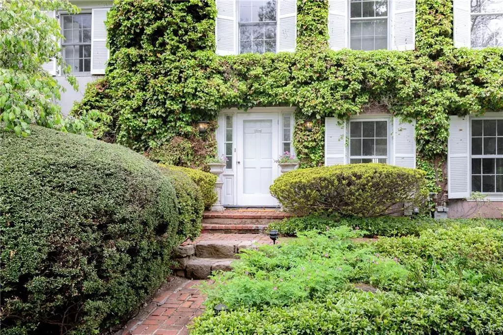 اسکارلت جوهانسون خانه ای 4 میلیون دلاری پوشیده از پیچک را در اسندنز لندینگ منزوی می کند. 12003_2