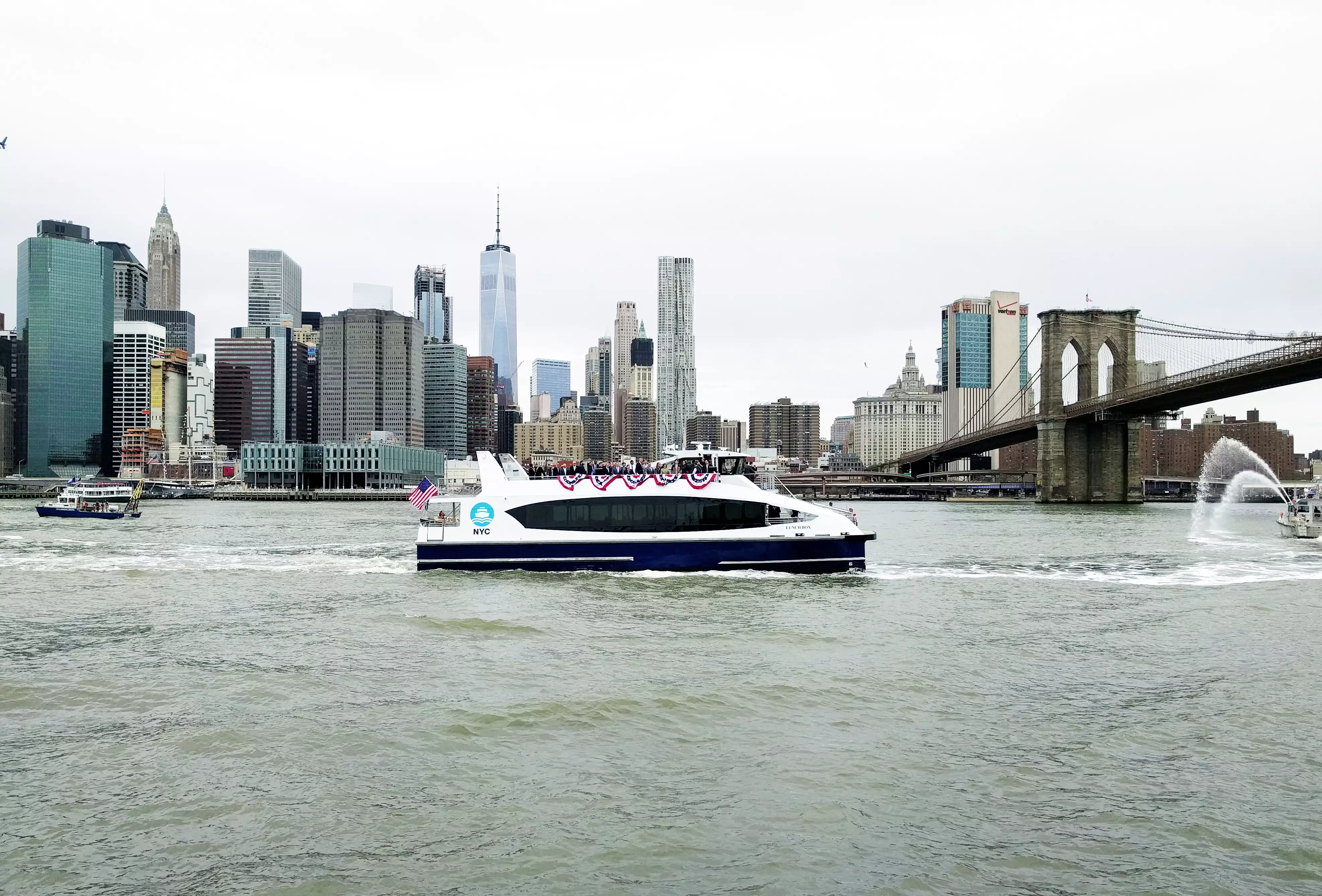 Sistem Ferry biaya NYC kira-kira $6,60 saben penumpang 12045_1