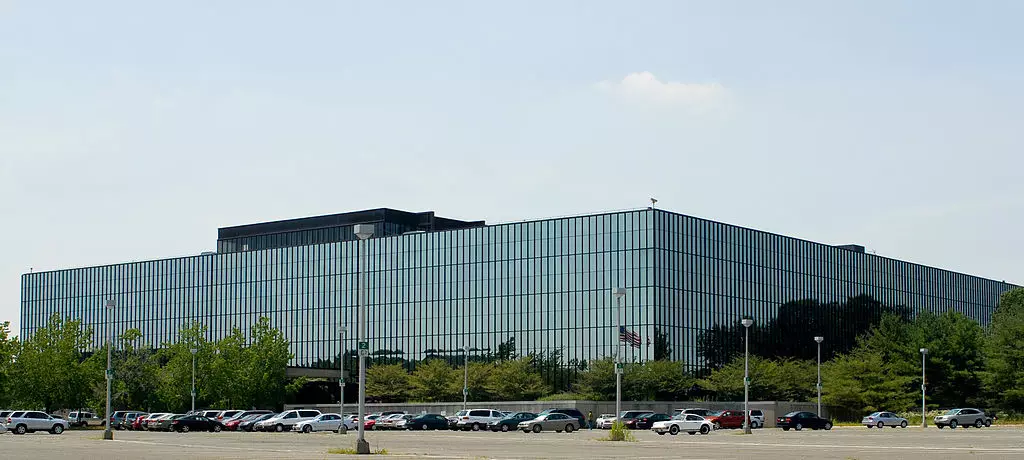 Els xefs de Nova York porten una sala de menjar gegant a l'edifici Bell Labs d'Eero Saarinen als suburbis de NJ 12171_2