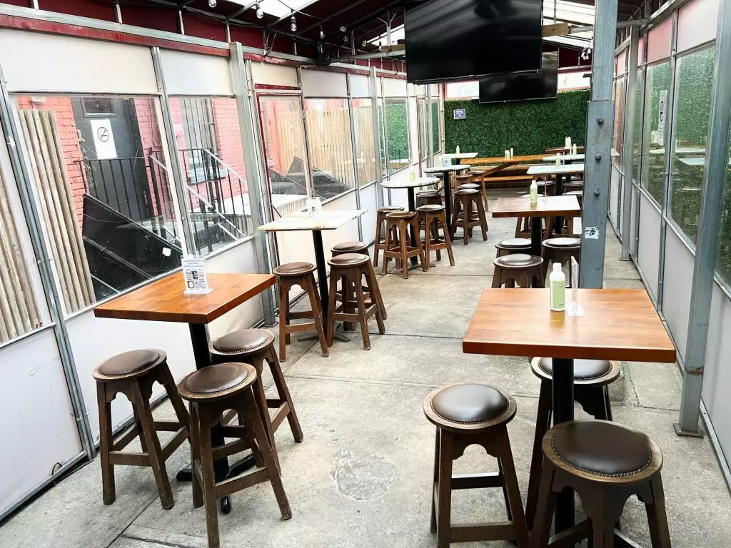 15 מבשלות בירה בניו יורק עם מקומות ישיבה בחוץ 121_6