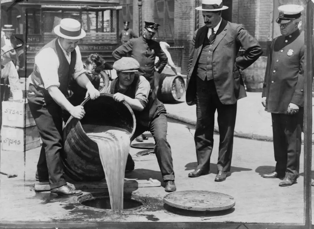 چگونه Prohibition املاک و معماری نیویورک را بازسازی کرد (و ساختمان Seagram را ساخت)