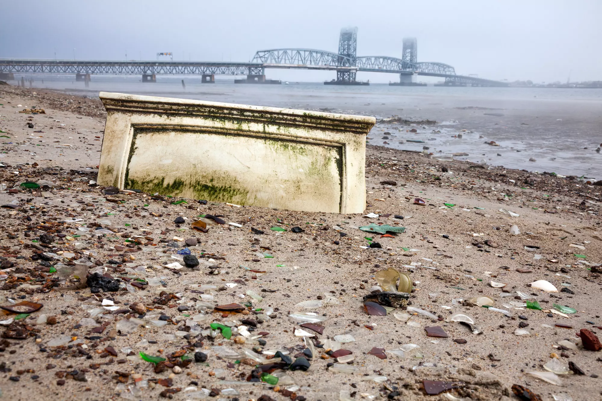 Nyokot tur of Dead Kuda Bay, trove disumputkeun Brooklyn urang tina sampah jeung harta karun 12472_16