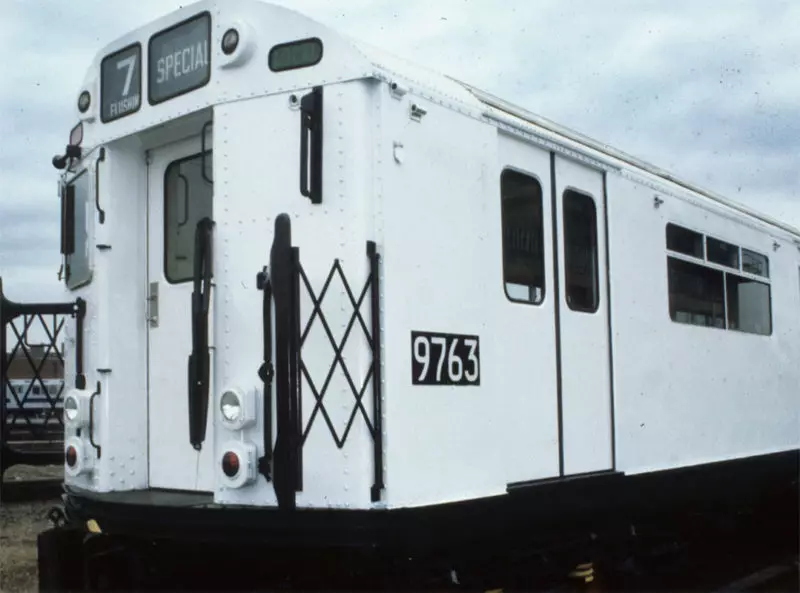 1981 rullade MTA ut 7 000 rena vita tunnelbanevagnar för att stävja graffiti och gissa vad som hände sedan 12661_1