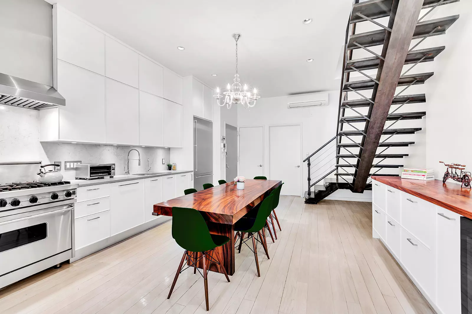 234 West 20th Street, Cool Listings, Челси,