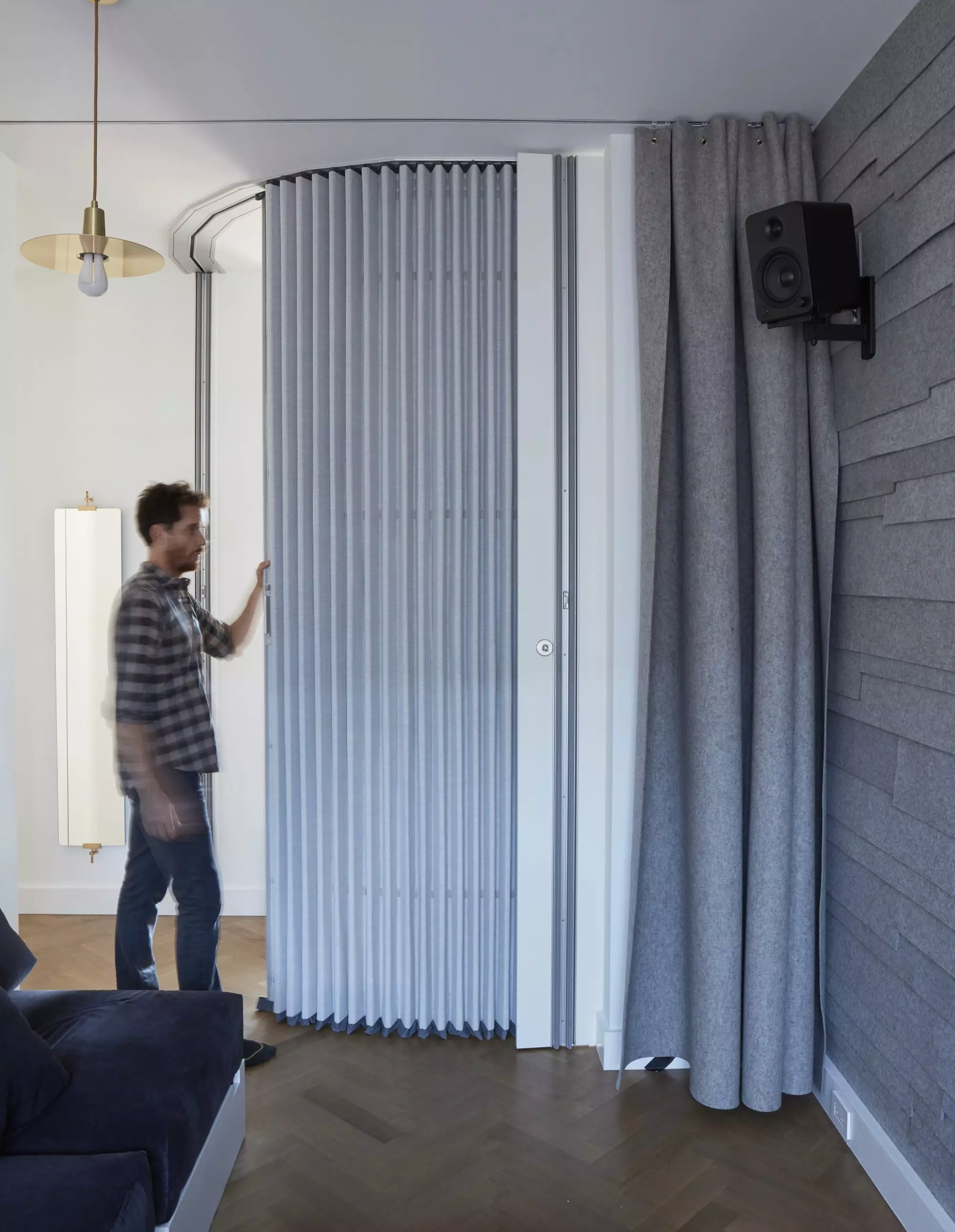 Pengacara cilik Graham Hill nyathet apartemen mikro Soho sing ukurane 350 kaki persegi kanthi rega $750K 12793_3