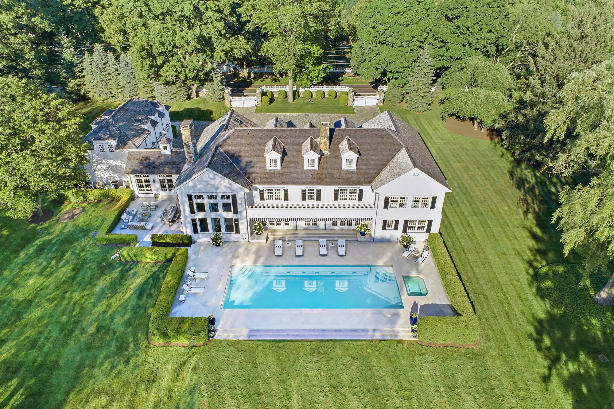 Tommy Hilfigers ehemalige Reality-TV-berühmte Villa in Connecticut kostet 6,75 Millionen Dollar 12867_1