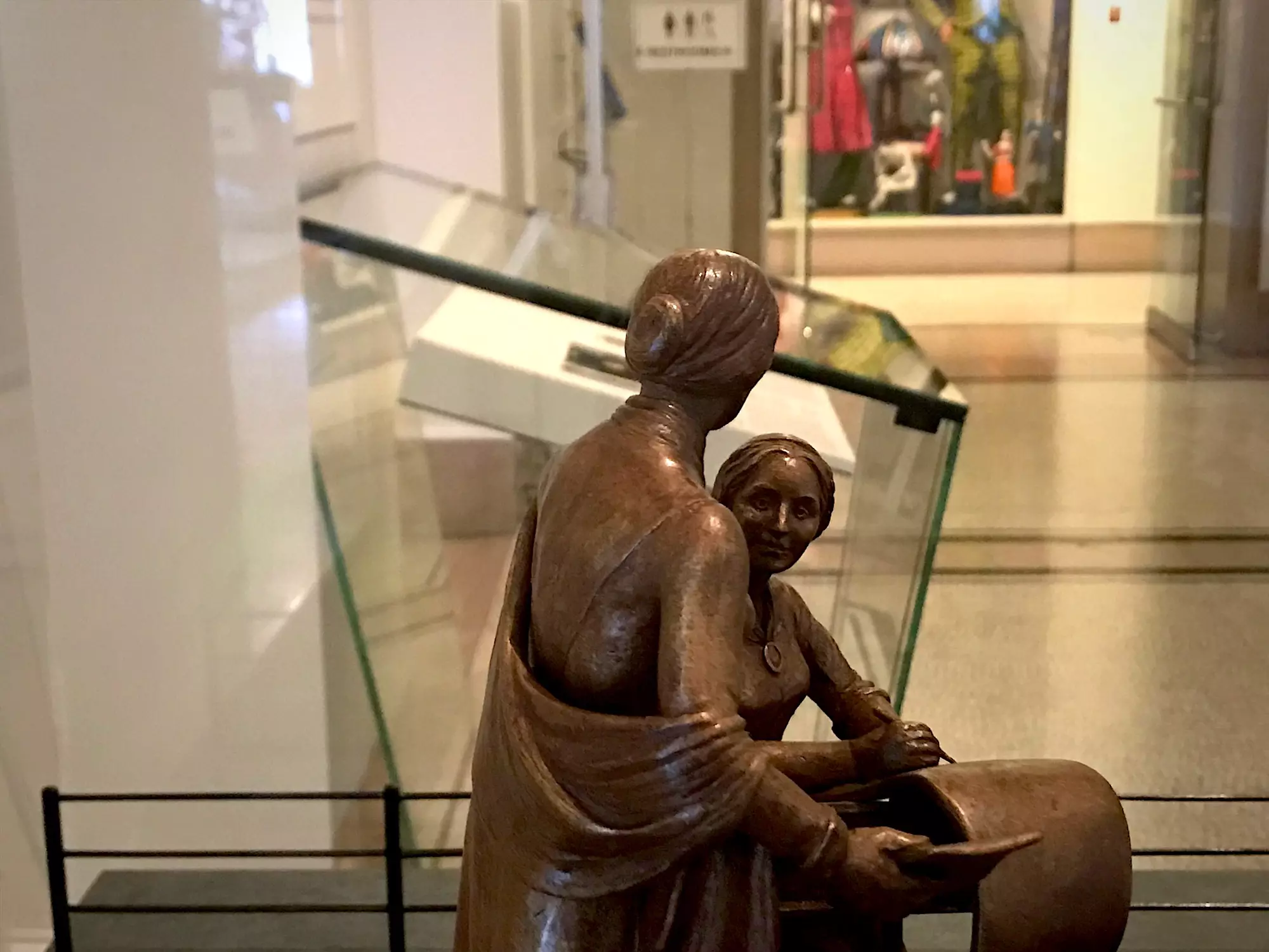 本物の女性に捧げられたセントラルパークの最初の彫像のために発表されたデザイン 12908_2