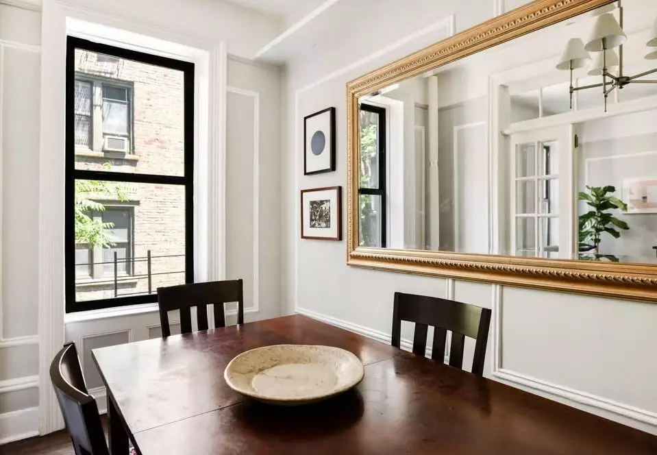 Om $ 740K te freegjen, hat dizze grutte, ljochte Morningside Heights co-op karakter, mar koe in oare badkeamer brûke 12970_6