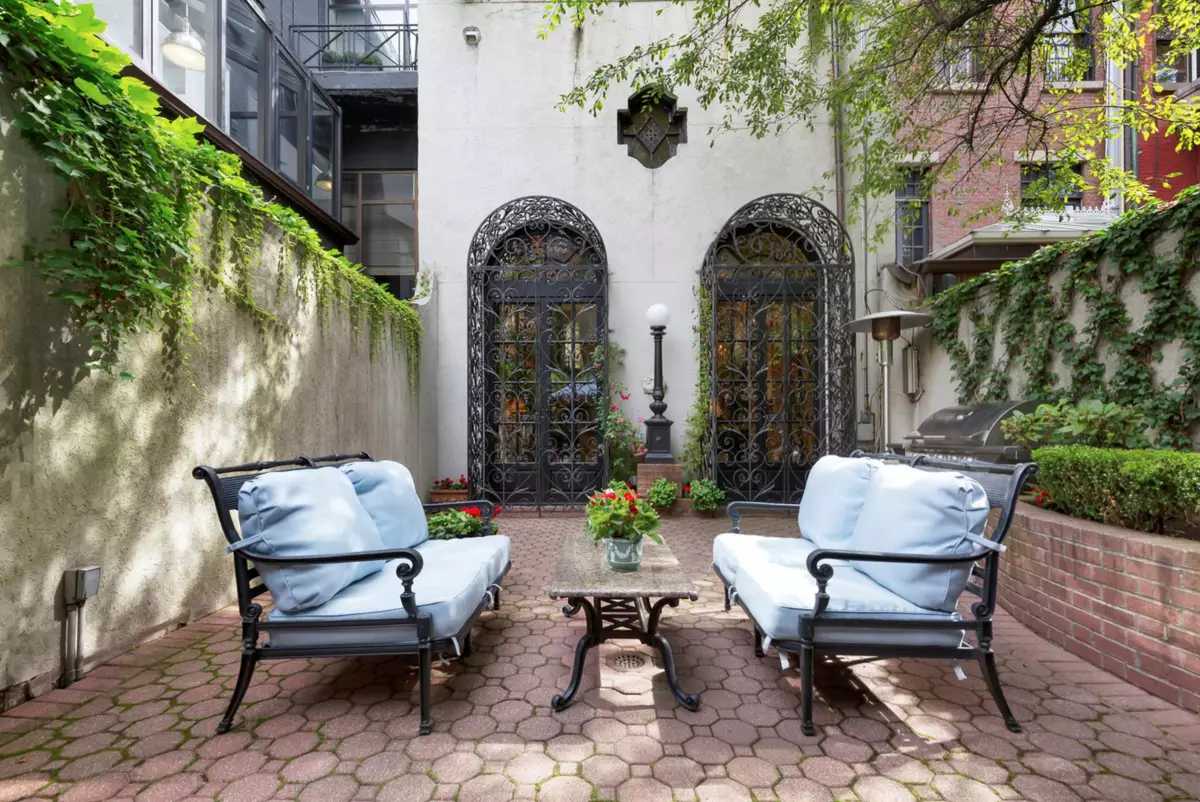 $ 14M townhouse yn eksklusive Upper East Side histoaryske wyk liket op in Jeropeeske filla 13035_14