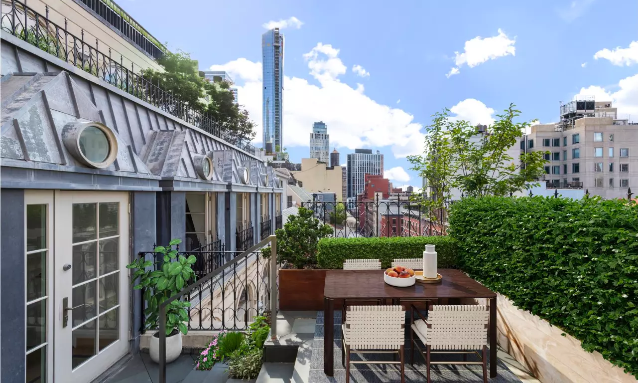 Ny terrace tonga lafatra amin'ny fitsangatsanganana amin'ity penthouse Tribeca $ 10M ity dia mahatsapa ho toy ny ampahany amin'i Paris 13118_1
