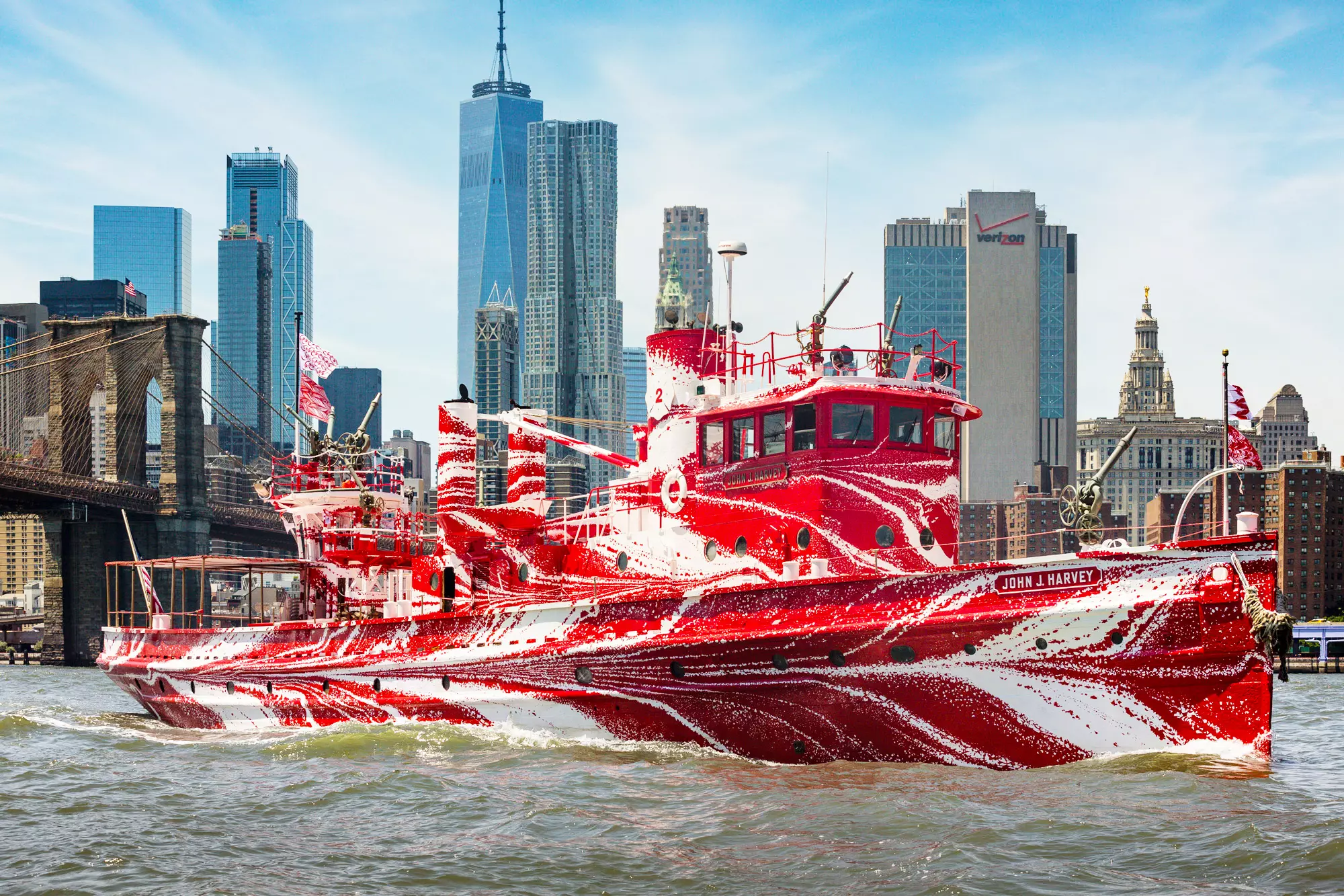 Kapal pemadam kebakaran bersejarah mendapatkan desain marmer yang 'menyilaukan' sebelum berlayar di sekitar Pelabuhan NY musim panas ini 13124_1