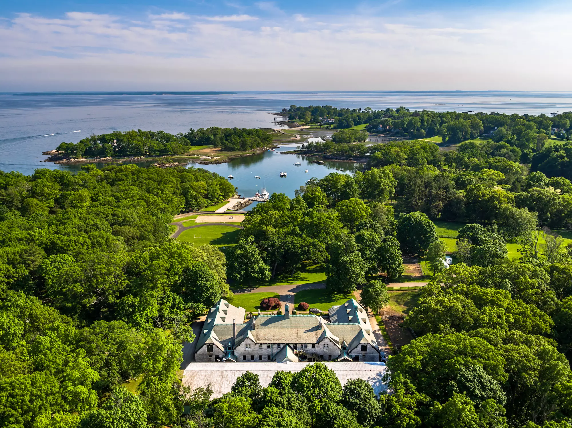 Частный остров Коннектикут площадью 63 акра выставлен на продажу второй раз за столетие по цене 120 миллионов долларов. 13146_1