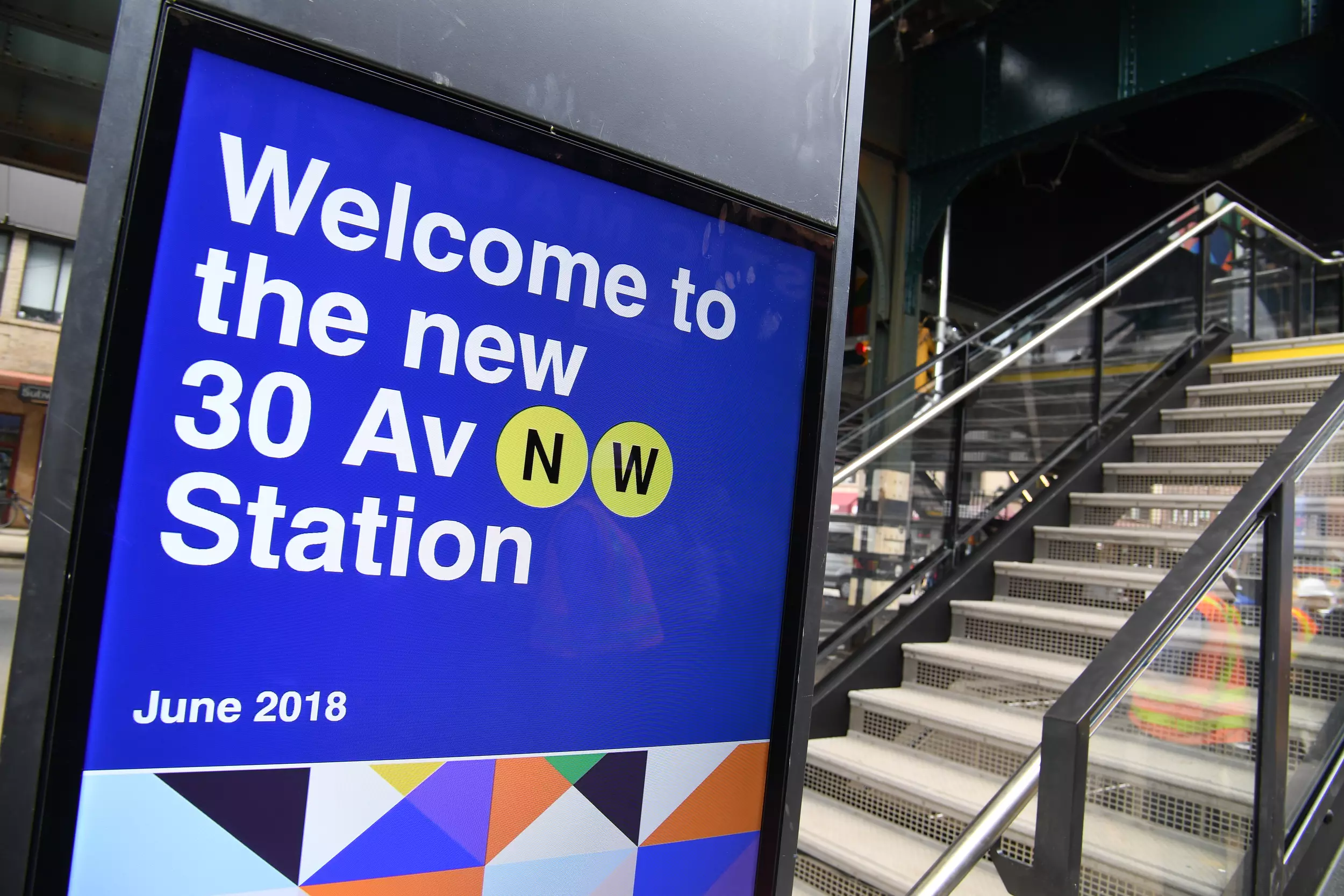Minggu depan, dua stesen kereta api bawah tanah Astoria akan dibuka semula dan dua akan ditutup 13238_1