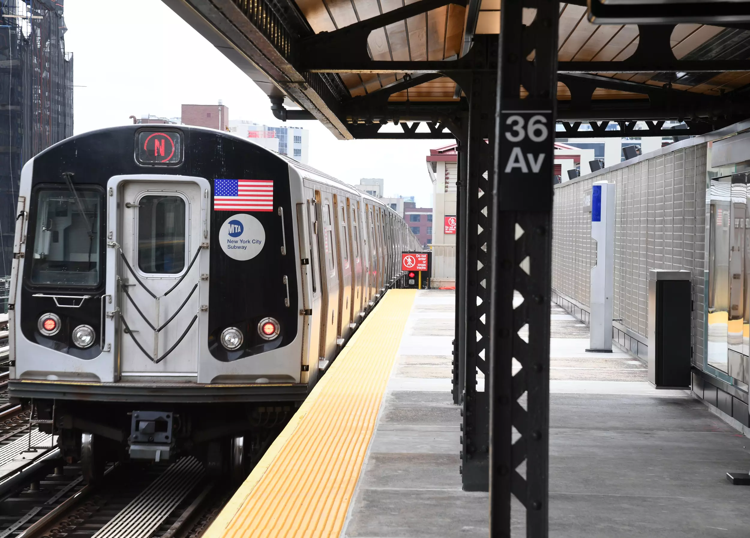 Следващата седмица две станции на метрото Astoria ще отворят отново и две ще затворят врати 13238_6