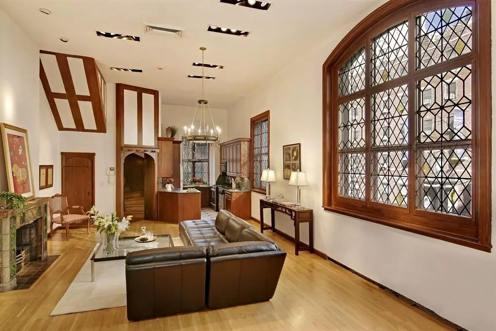 Cole Porters tidligere byhus på Manhattan i den historiske Sniffen Court-enklaven er solgt for 4,8 millioner dollar 13351_1