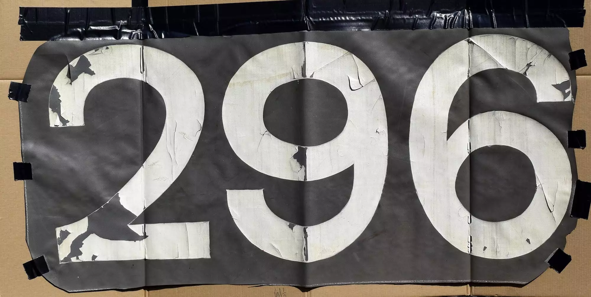 Bị xé bởi một người hâm mộ vào năm 1973, một bảng hiệu sân bên phải từ Sân vận động Yankee cũ vừa được bán với giá $ 55K 13449_1