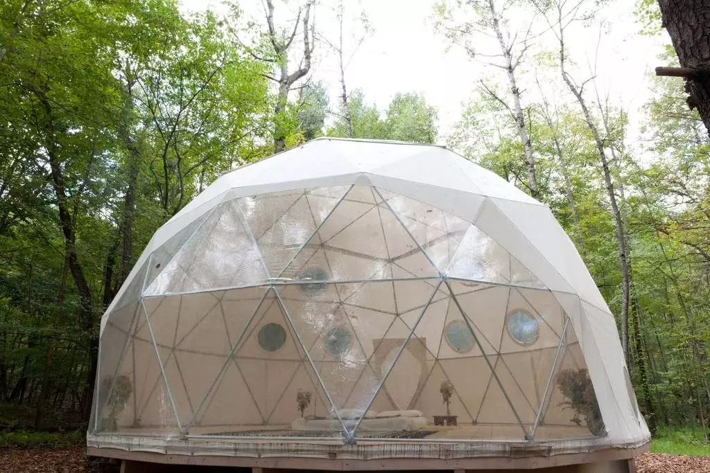 Glamping a geo-cupola