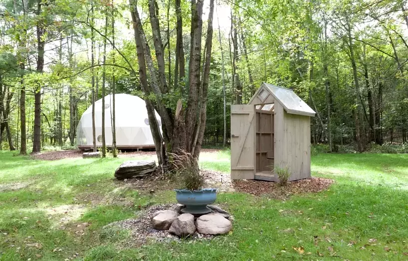 „Catskills“ geodezinis kupolas, namai su kupolu, „Catskills“ nuoma, „Catskills“ kempingas, „Glamping“