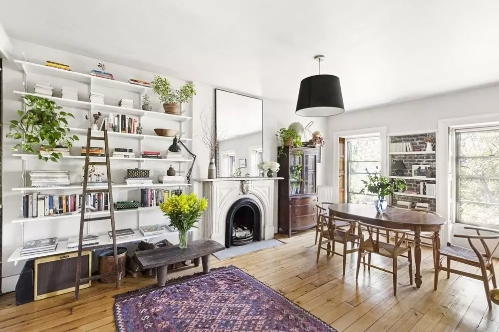 A co-op loro kamar turu nengsemake ing Park Slope Historic District kanggo ing $1M 13625_1