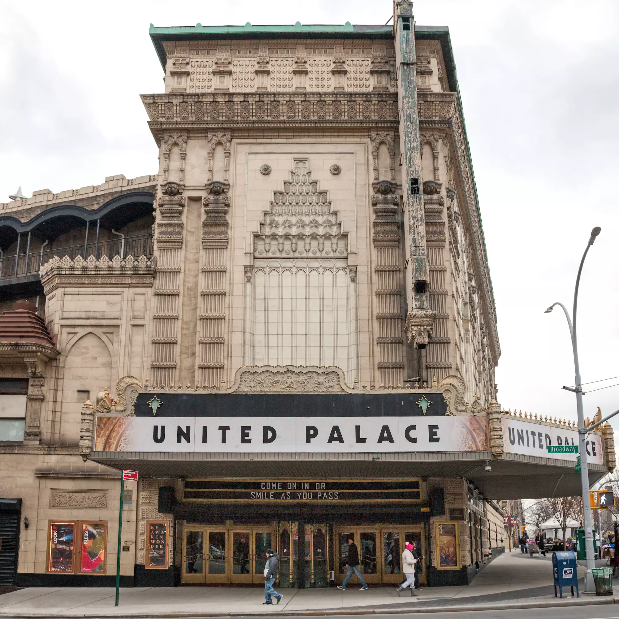 Efter de skermen yn it weelderige 'Wonder Theatre' fan it United Palace, Washington Heights 13698_2